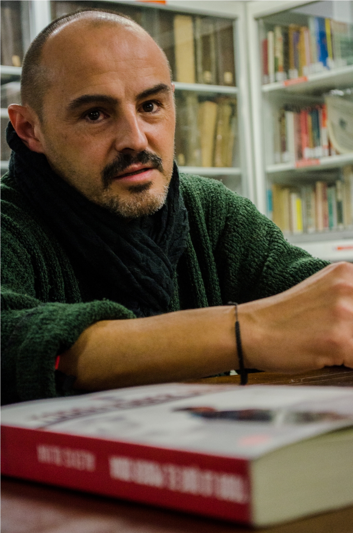 Entrevista a Alexis Oliva, autor de "Todo lo que el poder odia": "Lo ...