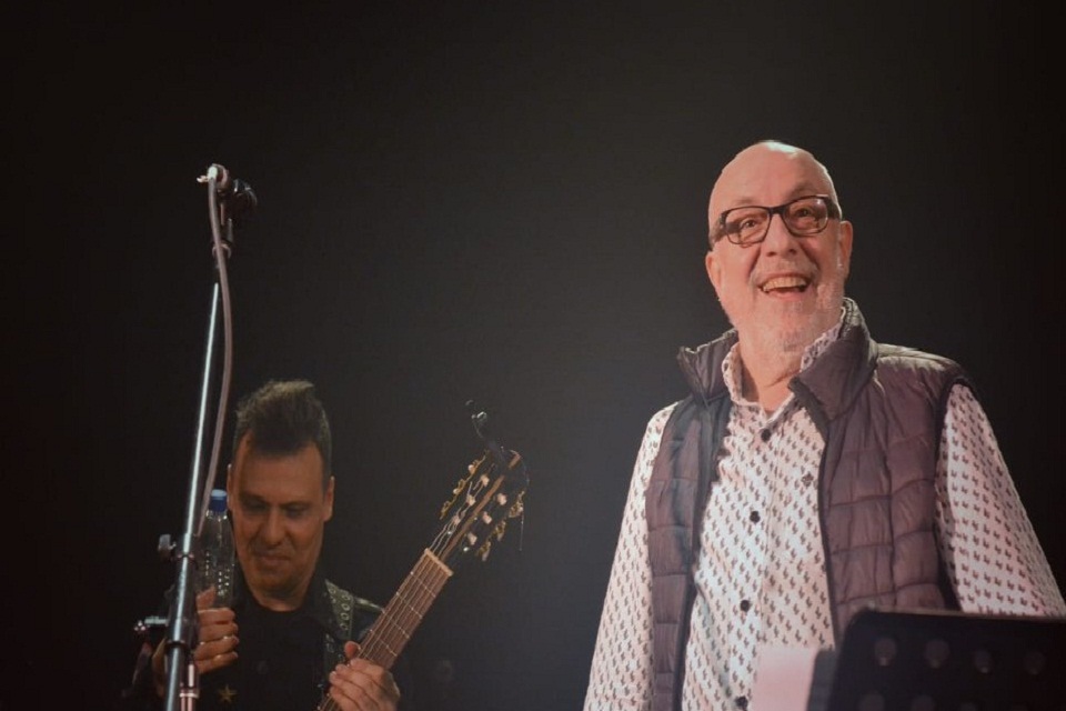 Tabaré Cardozo: murga, rock, stand-up y orientalidad en estado puro