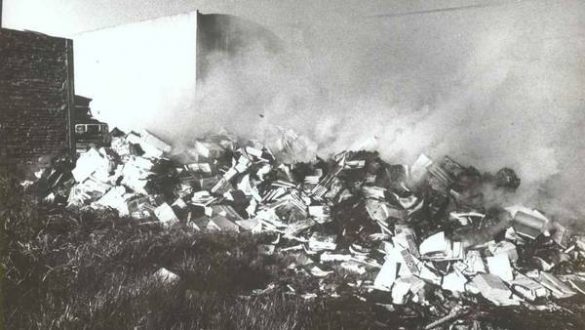 Memoria del fuego: la quema de libros del CEAL durante la dictadura ...